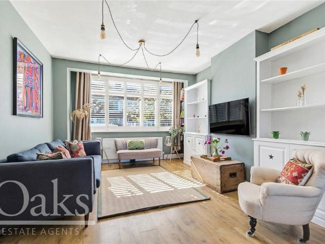 4 bedroom end of terrace house for sale