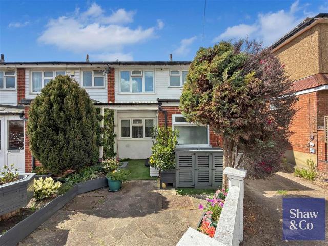 4 bedroom end of terrace house for sale