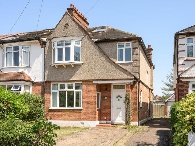 4 bedroom end of terrace house for sale