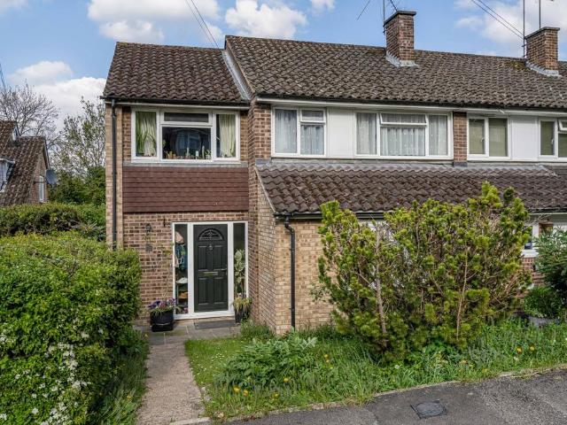 4 bedroom end of terrace house for sale
