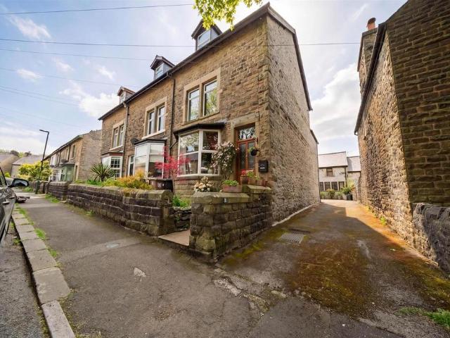 4 bedroom end of terrace house for sale