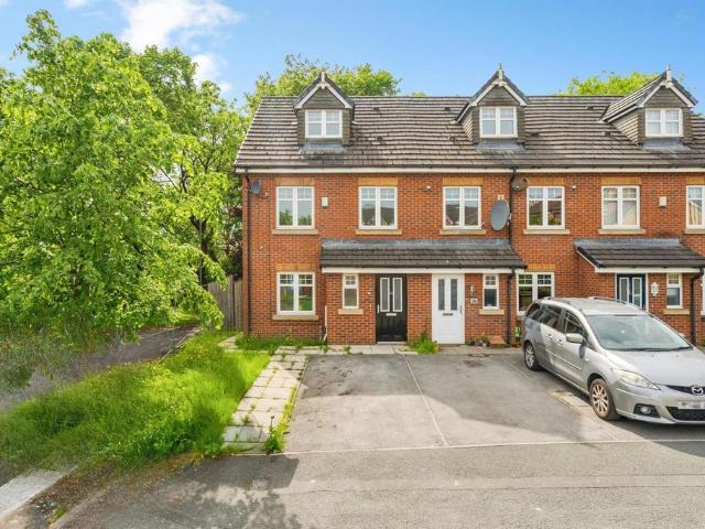 4 bedroom end of terrace house for sale