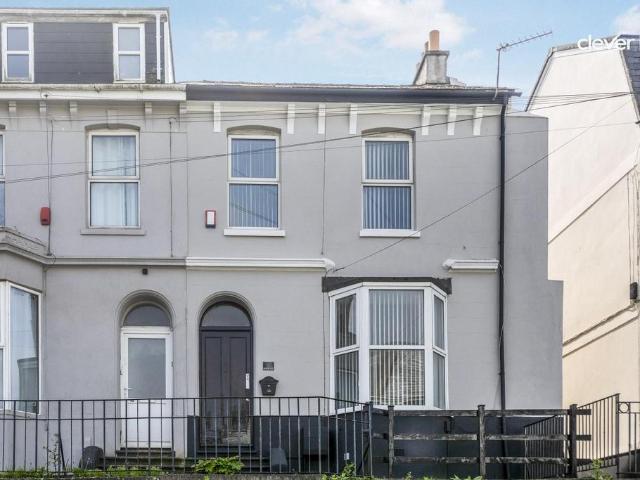 4 bedroom end of terrace house for sale