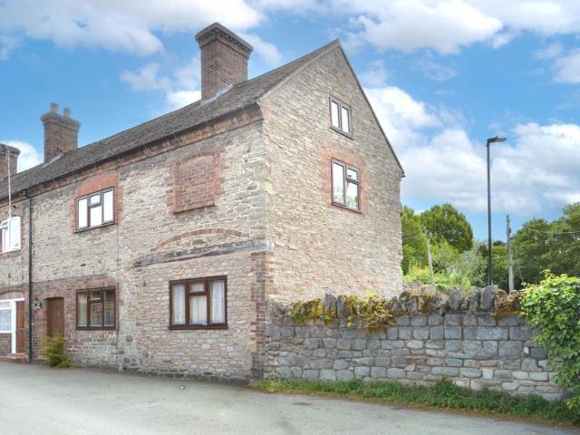 4 bedroom end of terrace house for sale