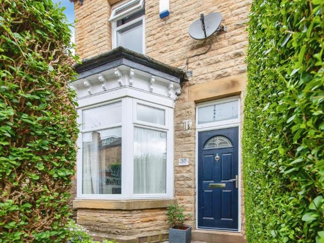 4 bedroom end of terrace house for sale