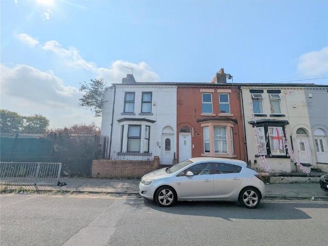 4 bedroom end of terrace house for sale