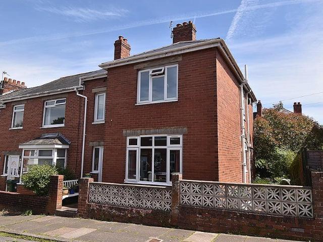 4 bedroom end of terrace house for sale