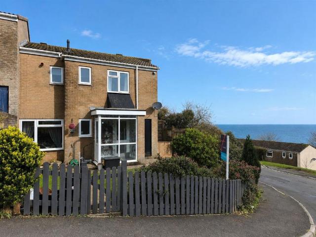 4 bedroom end of terrace house for sale
