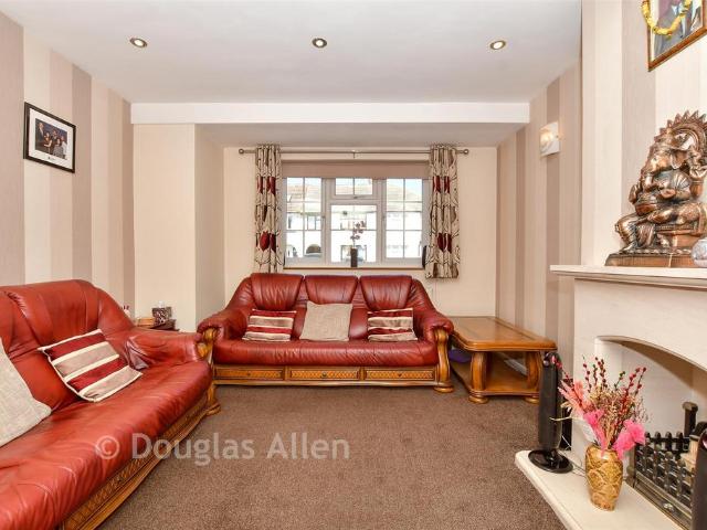 4 bedroom end of terrace house for sale