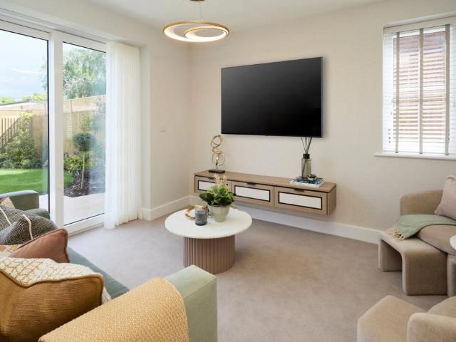4 bedroom end of terrace house for sale