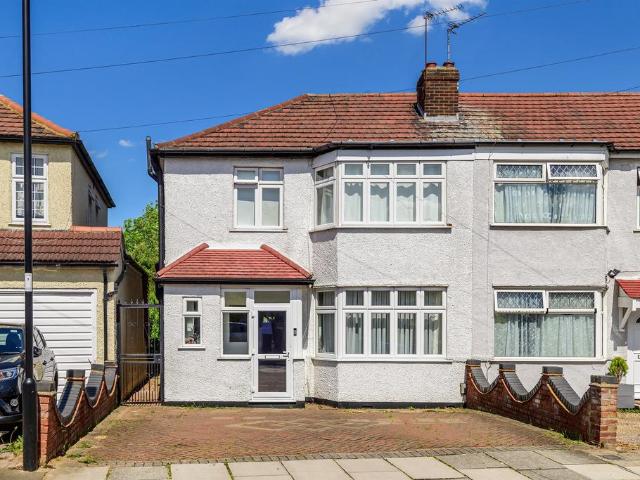 4 bedroom end of terrace house for sale