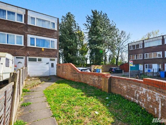 4 bedroom end of terrace house for sale