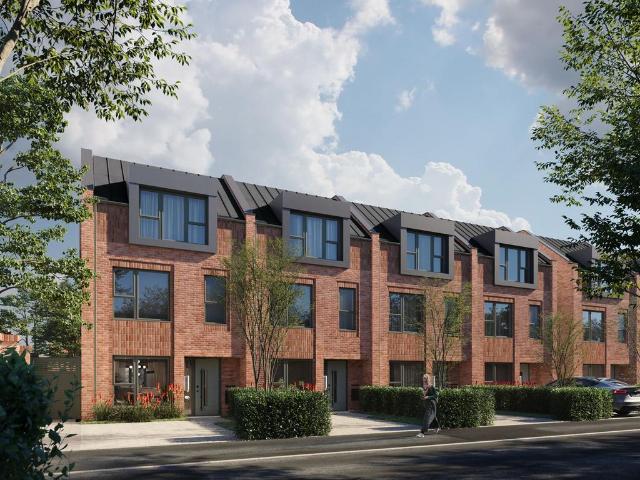4 bedroom end of terrace house for sale
