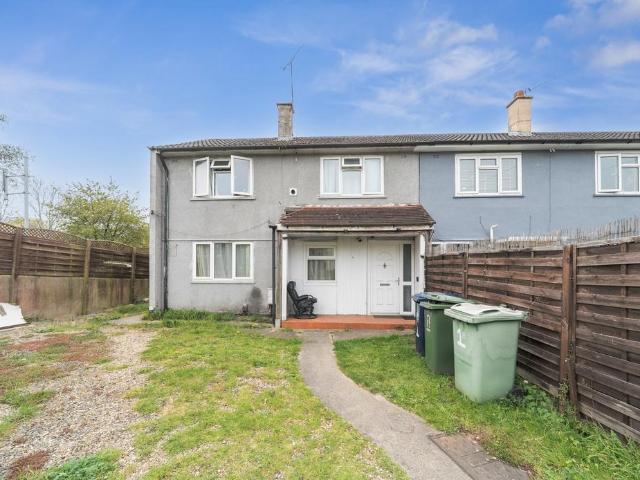 4 bedroom end of terrace house for sale