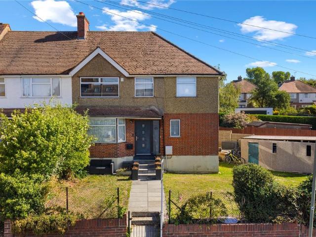 4 bedroom end of terrace house for sale