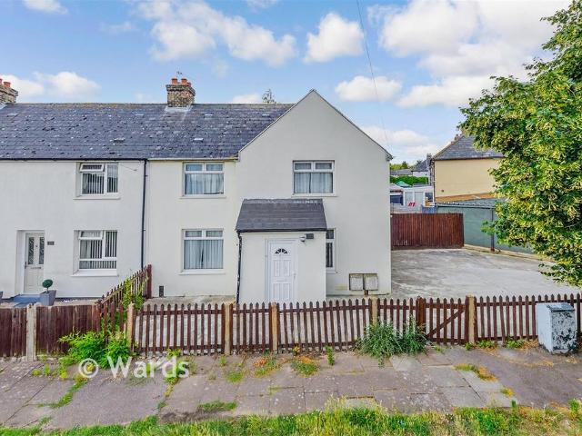 4 bedroom end of terrace house for sale