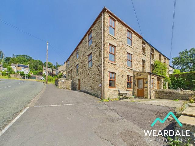 4 bedroom end of terrace house for sale