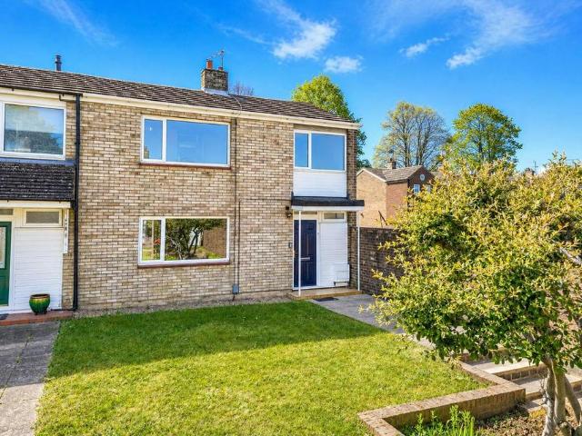 4 bedroom end of terrace house for sale