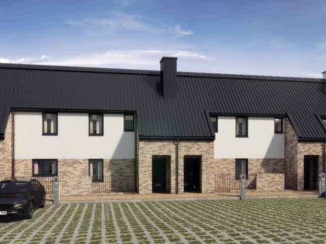 4 bedroom end of terrace house for sale