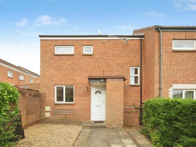 4 bedroom end of terrace house for sale