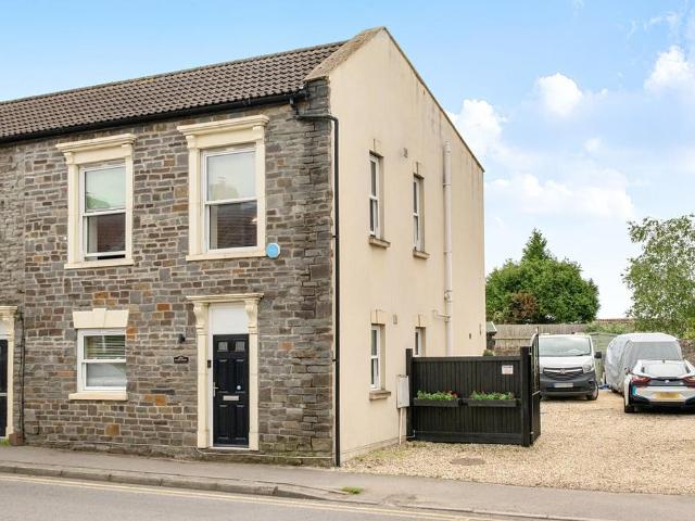 4 bedroom end of terrace house for sale