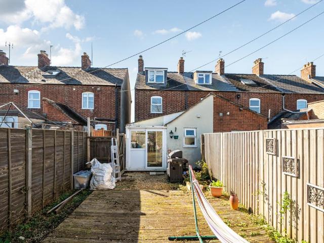 4 bedroom end of terrace house for sale