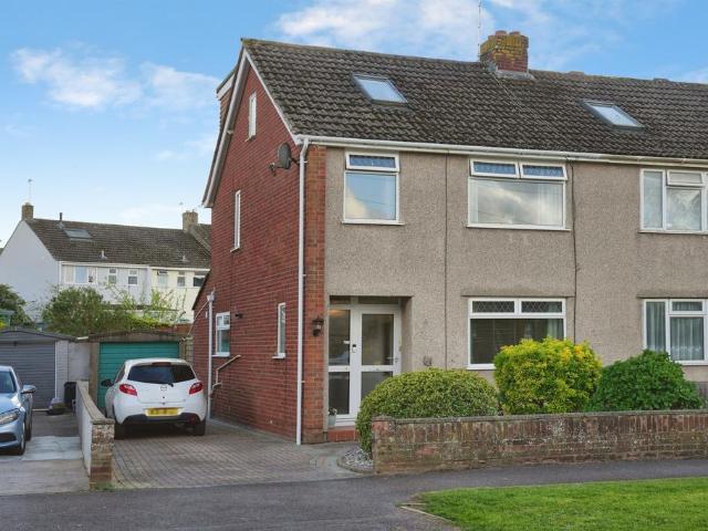 4 bedroom end of terrace house for sale
