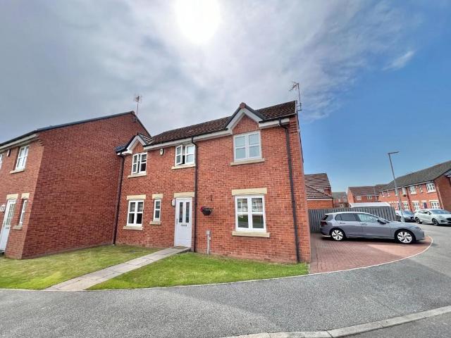 4 bedroom end of terrace house for sale