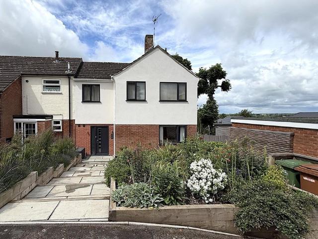 4 bedroom end of terrace house for sale