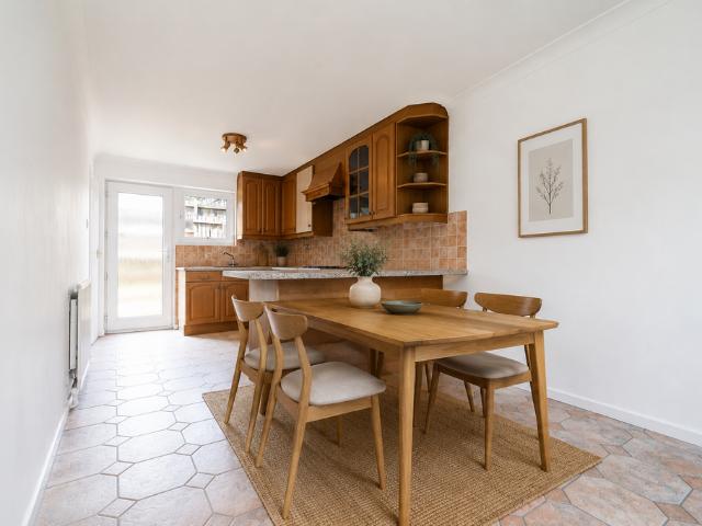 4 bedroom end of terrace house for sale