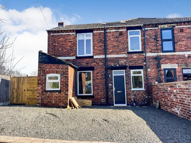 4 bedroom end of terrace house for sale