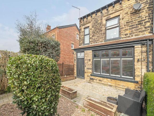 4 bedroom end of terrace house for sale