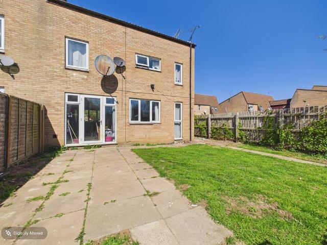 4 bedroom end of terrace house for sale