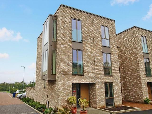 4 bedroom end of terrace house for sale