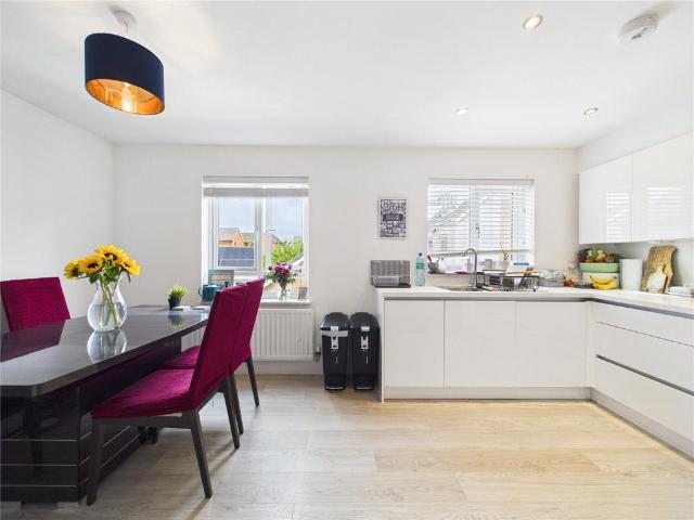 4 bedroom end of terrace house for sale