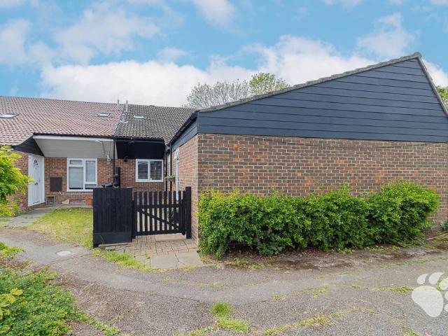 4 bedroom end of terrace house for sale