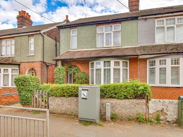 4 bedroom end of terrace house for sale