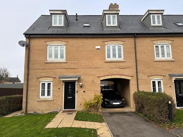 4 bedroom end of terrace house for sale