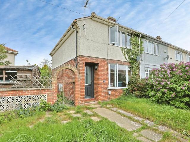 4 bedroom end of terrace house for sale