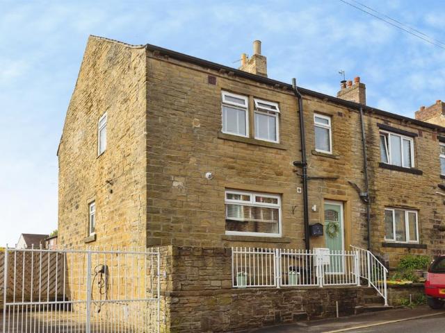 4 bedroom end of terrace house for sale