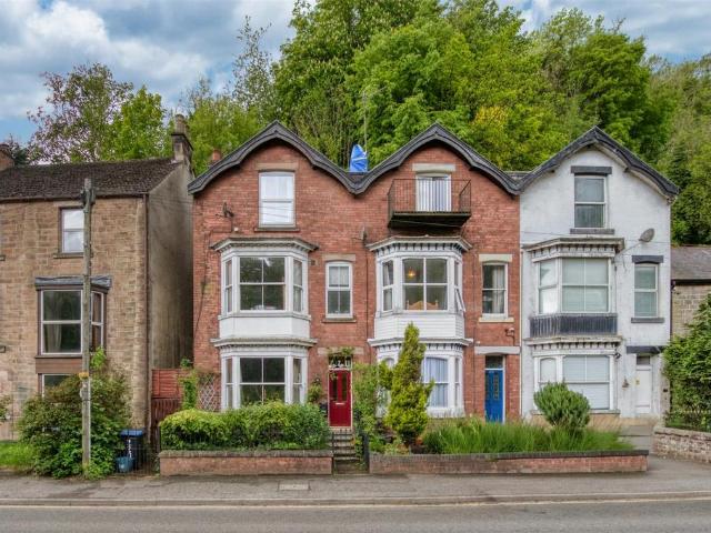 4 bedroom end of terrace house for sale