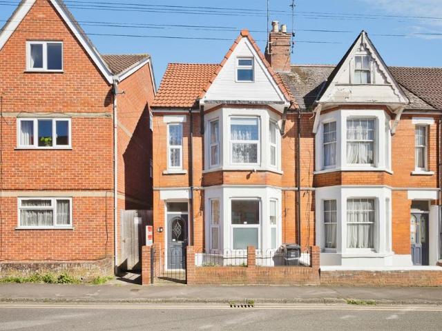 4 bedroom end of terrace house for sale