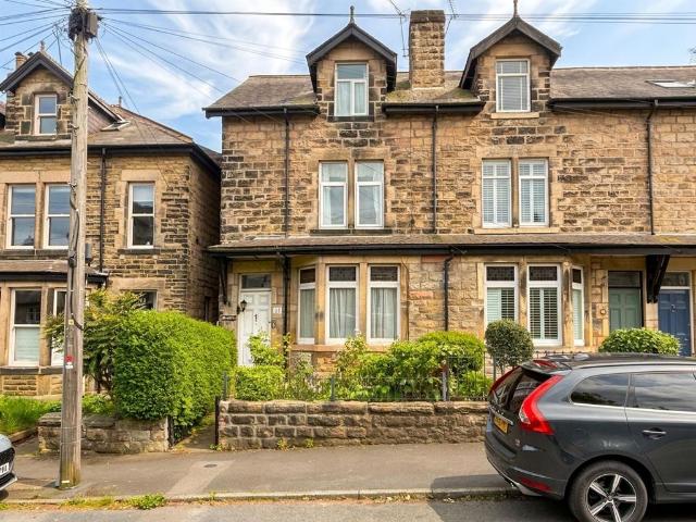 4 bedroom end of terrace house for sale