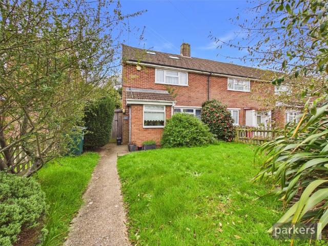 4 bedroom end of terrace house for sale