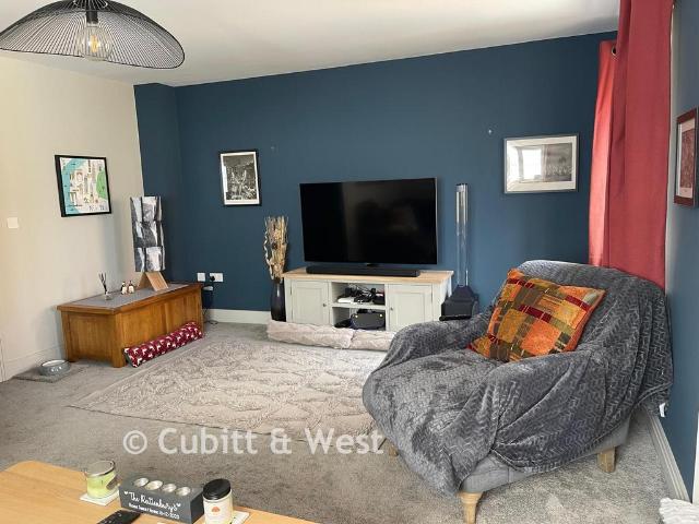 4 bedroom end of terrace house for sale