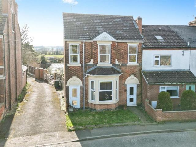 4 bedroom end of terrace house for sale