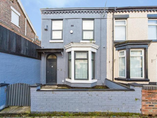 4 bedroom end of terrace house for sale