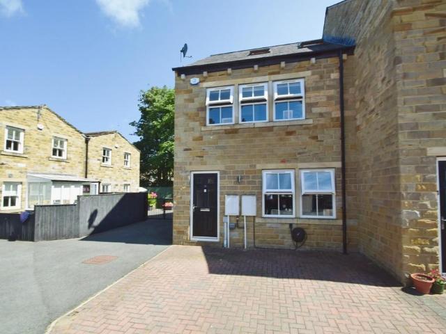 4 bedroom end of terrace house for sale