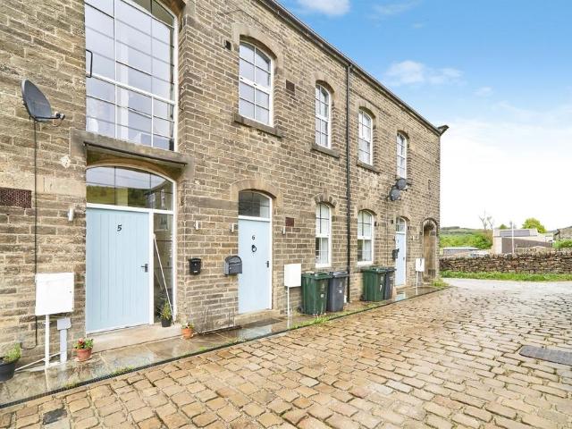 4 bedroom end of terrace house for sale