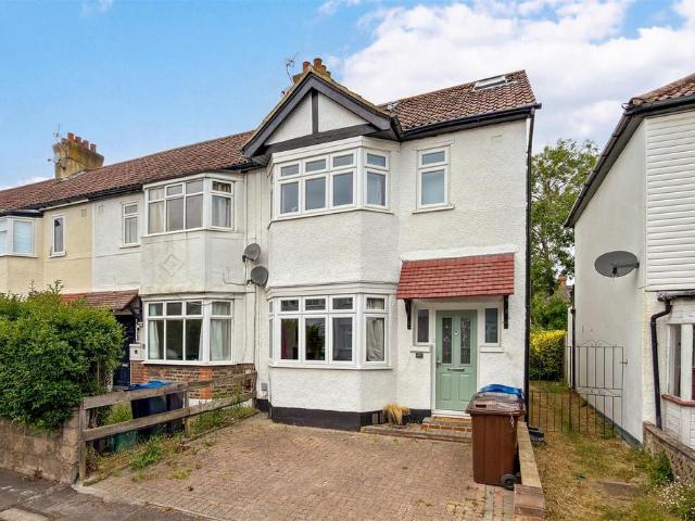 4 bedroom end of terrace house for sale